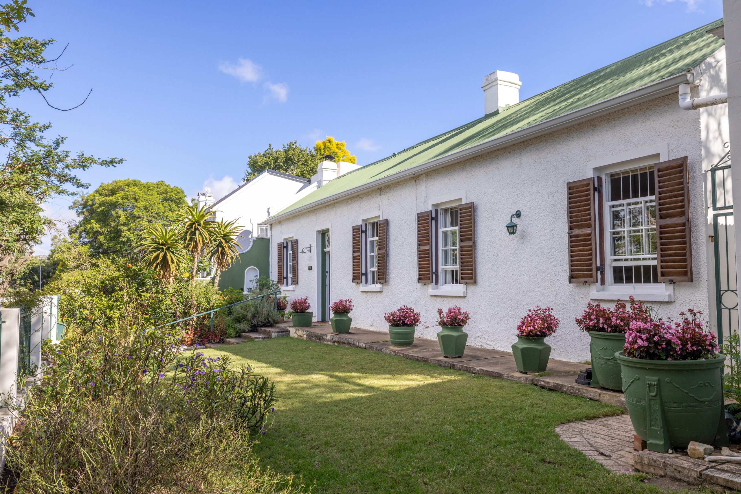 10 African Lodge - Grahamstown Properties